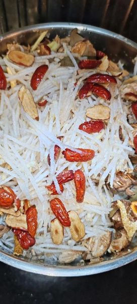 熬秋梨膏需要什么材料_秋梨膏做法步骤详解-第2张图片-山城妙识 熬秋梨膏需要什么材料_秋梨膏做法步骤详解-第2张图片-山城妙识