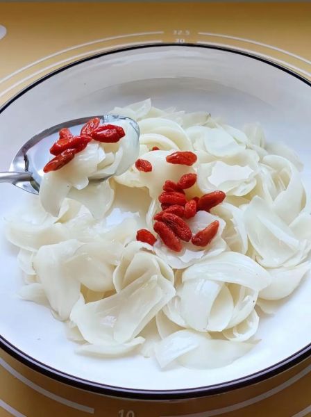 鲜百合怎么做好吃_鲜百合最简单的做法大全-第2张图片-山城妙识 鲜百合怎么做好吃_鲜百合最简单的做法大全-第2张图片-山城妙识