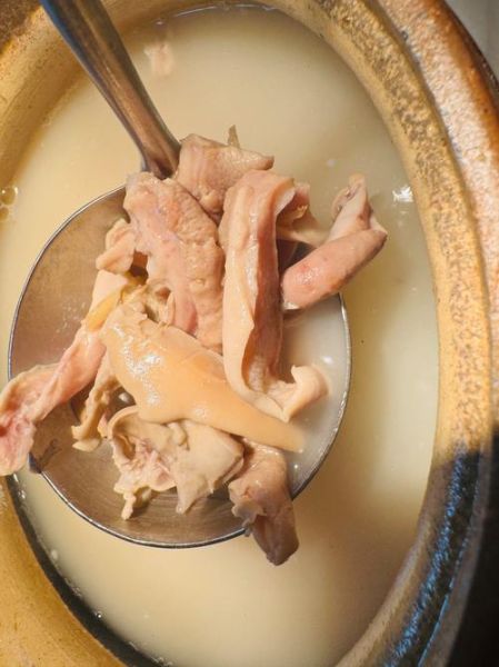 墨鱼猪肚汤怎么煲_墨鱼猪肚汤的做法窍门-第1张图片-山城妙识