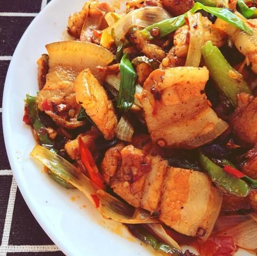 回锅肉怎么做肉不老_回锅肉嫩而不柴的秘诀-第2张图片-山城妙识 回锅肉怎么做肉不老_回锅肉嫩而不柴的秘诀-第2张图片-山城妙识