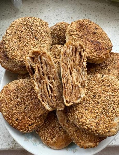 芝麻烧饼怎么做才酥脆_芝麻烧饼为什么分层-第1张图片-山城妙识 芝麻烧饼怎么做才酥脆_芝麻烧饼为什么分层-第1张图片-山城妙识