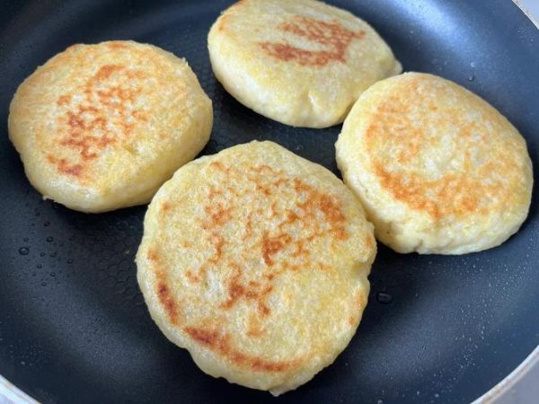 纯小米面怎么烙饼_纯小米面烙饼为什么总开裂-第2张图片-山城妙识 纯小米面怎么烙饼_纯小米面烙饼为什么总开裂-第2张图片-山城妙识