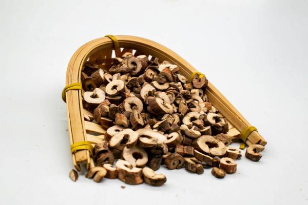 丹皮的功效与作用及用量_丹皮一天吃多少克合适-第3张图片-山城妙识 丹皮的功效与作用及用量_丹皮一天吃多少克合适-第3张图片-山城妙识