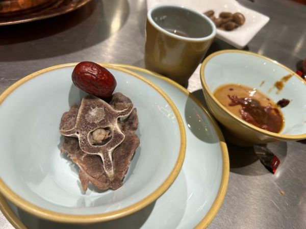 羊蝎子火锅怎么做_羊蝎子火锅底料哪个牌子好-第2张图片-山城妙识 羊蝎子火锅怎么做_羊蝎子火锅底料哪个牌子好-第2张图片-山城妙识