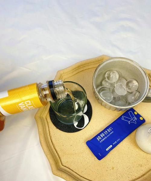 香草拿铁咖啡怎么做_在家如何做出星巴克口感-第1张图片-山城妙识 香草拿铁咖啡怎么做_在家如何做出星巴克口感-第1张图片-山城妙识