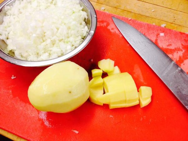 how_to_cook_green_pepper_potato_shreds_recipe_tips-第2张图片-山城妙识 how_to_cook_green_pepper_potato_shreds_recipe_tips-第2张图片-山城妙识