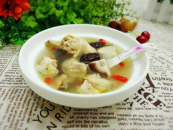 红枣香菇炖鸡汤的做法_红枣香菇炖鸡汤的功效-第3张图片-山城妙识 红枣香菇炖鸡汤的做法_红枣香菇炖鸡汤的功效-第3张图片-山城妙识