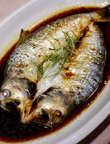 红烧鲥鱼鱼鳞要不要去掉_鲥鱼鱼鳞怎么烧才好吃-第3张图片-山城妙识 红烧鲥鱼鱼鳞要不要去掉_鲥鱼鱼鳞怎么烧才好吃-第3张图片-山城妙识