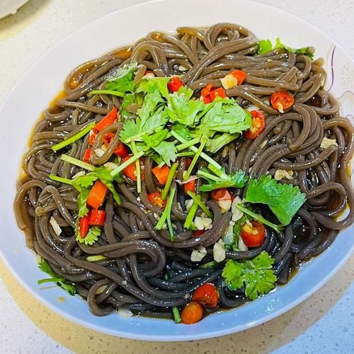 凉拌蕨根粉怎么做才正宗_蕨根粉焯水几分钟最好-第2张图片-山城妙识 凉拌蕨根粉怎么做才正宗_蕨根粉焯水几分钟最好-第2张图片-山城妙识