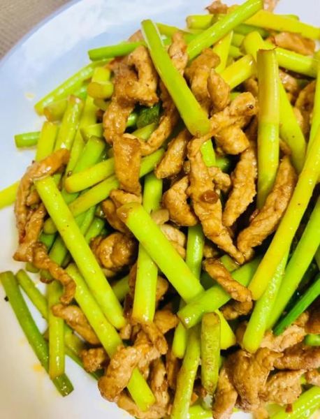 四川炒蒜苔肉丝怎么做_蒜苔肉丝先炒哪个-第3张图片-山城妙识 四川炒蒜苔肉丝怎么做_蒜苔肉丝先炒哪个-第3张图片-山城妙识