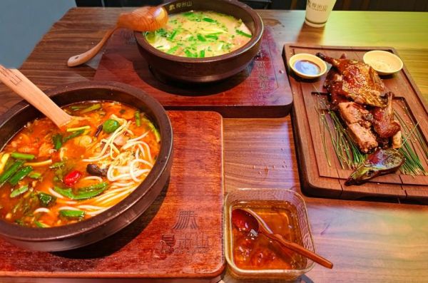 米线怎么做好吃_正宗云南过桥米线配料有哪些-第2张图片-山城妙识 米线怎么做好吃_正宗云南过桥米线配料有哪些-第2张图片-山城妙识