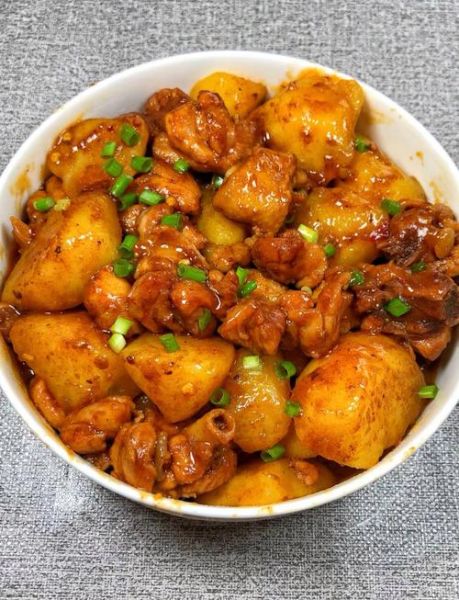 鸡肉炖土豆怎么做_鸡肉炖土豆用哪个部位最好-第3张图片-山城妙识 鸡肉炖土豆怎么做_鸡肉炖土豆用哪个部位最好-第3张图片-山城妙识