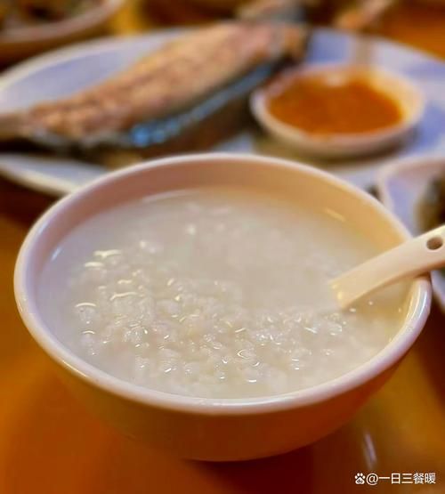 白米粥怎么煮_白米粥水和米的比例是多少-第2张图片-山城妙识 白米粥怎么煮_白米粥水和米的比例是多少-第2张图片-山城妙识