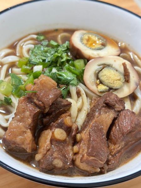 红烧排骨面怎么做_红烧排骨面用什么排骨最好-第2张图片-山城妙识 红烧排骨面怎么做_红烧排骨面用什么排骨最好-第2张图片-山城妙识