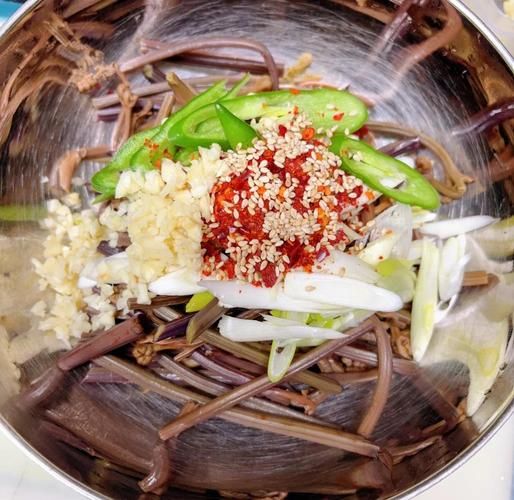 东北干蕨菜怎么做好吃_东北干蕨菜泡发技巧-第1张图片-山城妙识 东北干蕨菜怎么做好吃_东北干蕨菜泡发技巧-第1张图片-山城妙识