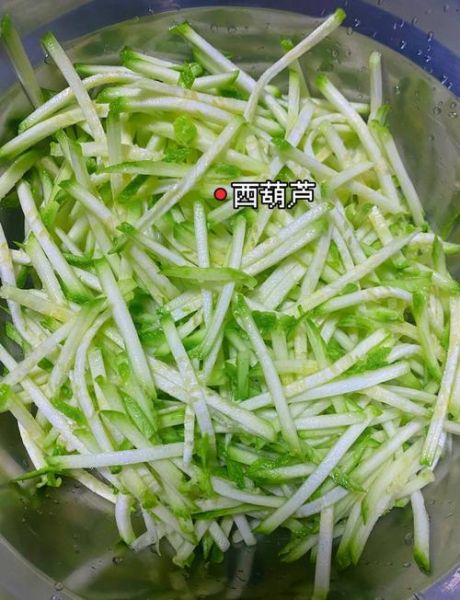 西葫芦饼的做法_怎么做才松软好吃-第1张图片-山城妙识 西葫芦饼的做法_怎么做才松软好吃-第1张图片-山城妙识