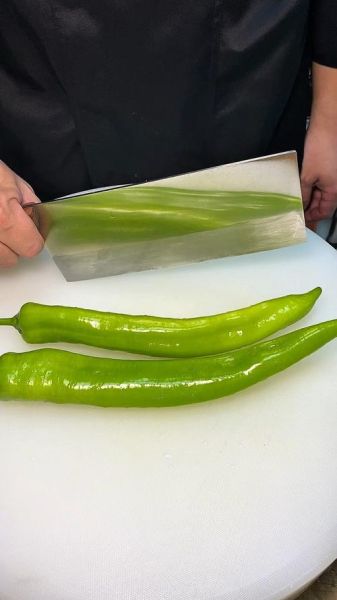 青椒怎么切丝_青椒怎么切块-第1张图片-山城妙识