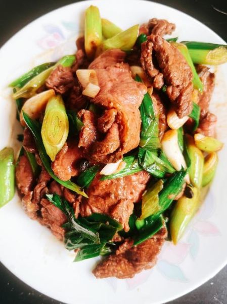 炒青蒜的家常做法_青蒜怎么炒才好吃-第1张图片-山城妙识