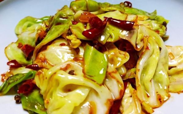 甘蓝炒肉怎么炒才脆嫩_甘蓝炒肉用焯水吗-第1张图片-山城妙识 甘蓝炒肉怎么炒才脆嫩_甘蓝炒肉用焯水吗-第1张图片-山城妙识