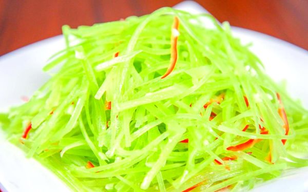 凉拌莴笋丝用焯水吗_莴笋丝要不要焯水-第3张图片-山城妙识 凉拌莴笋丝用焯水吗_莴笋丝要不要焯水-第3张图片-山城妙识