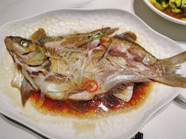 清蒸鲈鱼怎么做才鲜嫩_清蒸鲈鱼的家常做法窍门-第3张图片-山城妙识 清蒸鲈鱼怎么做才鲜嫩_清蒸鲈鱼的家常做法窍门-第3张图片-山城妙识