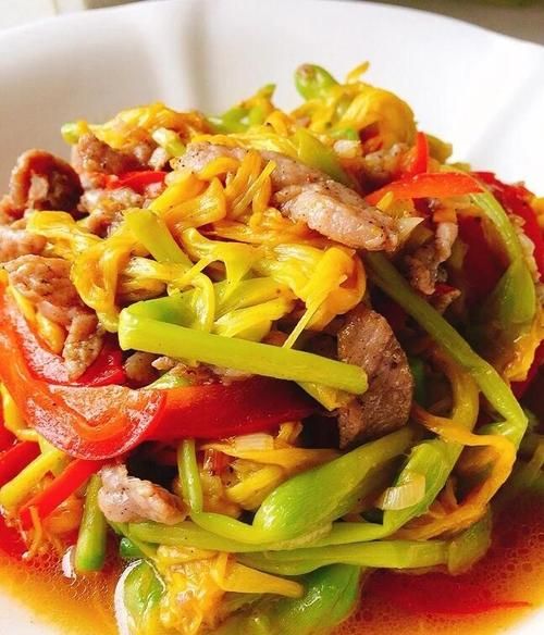 黄花菜炒肉怎么炒才嫩_黄花菜炒肉要不要焯水-第1张图片-山城妙识 黄花菜炒肉怎么炒才嫩_黄花菜炒肉要不要焯水-第1张图片-山城妙识