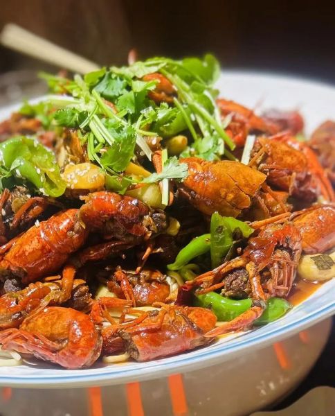 潜江油焖小龙虾正宗的做法_为什么潜江油焖小龙虾这么香-第1张图片-山城妙识 潜江油焖小龙虾正宗的做法_为什么潜江油焖小龙虾这么香-第1张图片-山城妙识