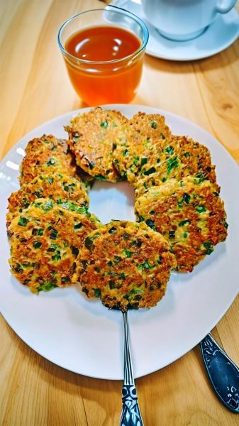 槐花饼要不要焯水_焯水后口感更好吗-第3张图片-山城妙识 槐花饼要不要焯水_焯水后口感更好吗-第3张图片-山城妙识