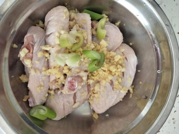 酱豆腐汁鸡翅怎么做_家常做法步骤详解-第1张图片-山城妙识 酱豆腐汁鸡翅怎么做_家常做法步骤详解-第1张图片-山城妙识