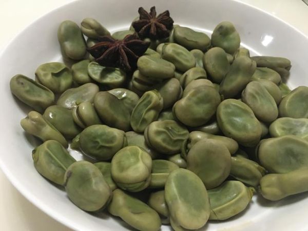 盐水煮蚕豆怎么做_蚕豆煮多久才入味-第1张图片-山城妙识 盐水煮蚕豆怎么做_蚕豆煮多久才入味-第1张图片-山城妙识