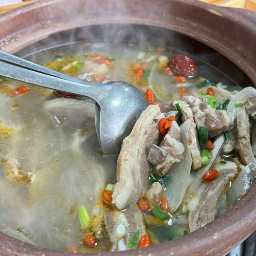 广式羊肉煲的做法大全窍门_羊肉煲怎么去除膻味-第2张图片-山城妙识 广式羊肉煲的做法大全窍门_羊肉煲怎么去除膻味-第2张图片-山城妙识