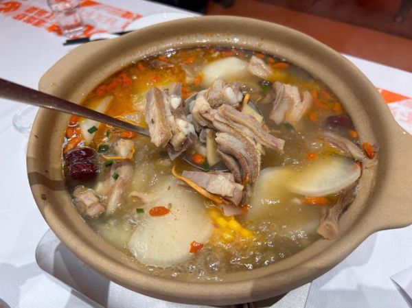 广式羊肉煲的做法大全窍门_羊肉煲怎么去除膻味-第3张图片-山城妙识 广式羊肉煲的做法大全窍门_羊肉煲怎么去除膻味-第3张图片-山城妙识