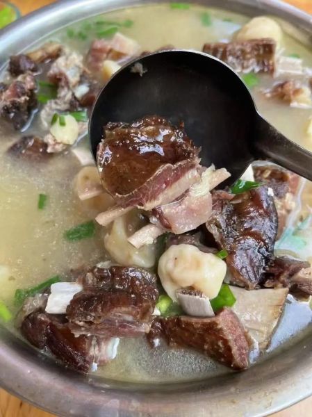 腊排骨怎么炖汤好喝_腊排骨汤的做法大全-第1张图片-山城妙识 腊排骨怎么炖汤好喝_腊排骨汤的做法大全-第1张图片-山城妙识