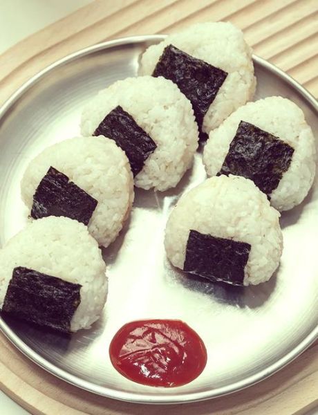 怎么用米饭做饭团_饭团怎么捏不散-第1张图片-山城妙识