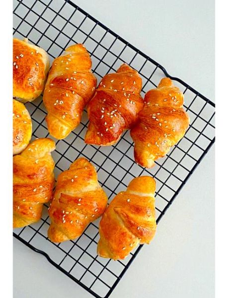 牛角面包怎么做_牛角面包配方比例-第1张图片-山城妙识 牛角面包怎么做_牛角面包配方比例-第1张图片-山城妙识