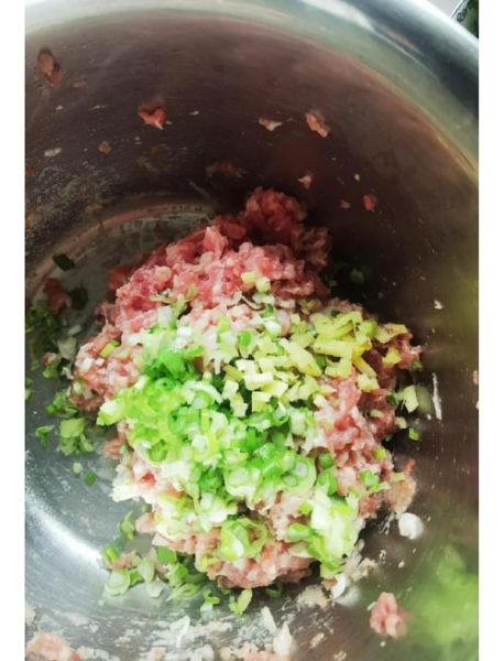茴香馅饺子怎么调馅好吃_茴香饺子馅的秘诀-第3张图片-山城妙识 茴香馅饺子怎么调馅好吃_茴香饺子馅的秘诀-第3张图片-山城妙识