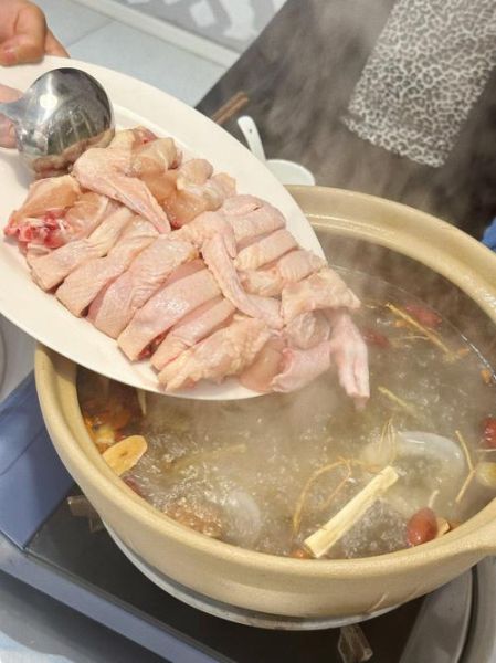 鸡肉火锅怎么做_鸡肉火锅配料窍门-第1张图片-山城妙识