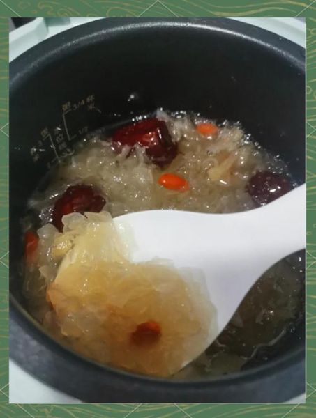 银耳要煮多久才熟_银耳怎么煮出胶-第2张图片-山城妙识 银耳要煮多久才熟_银耳怎么煮出胶-第2张图片-山城妙识