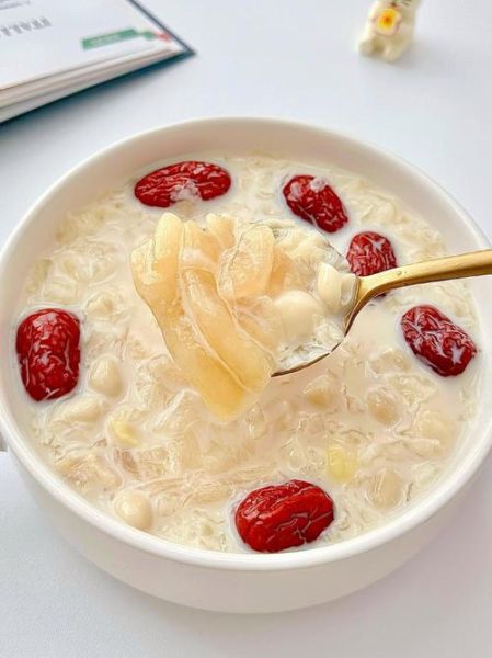 银耳要煮多久才熟_银耳怎么煮出胶-第1张图片-山城妙识 银耳要煮多久才熟_银耳怎么煮出胶-第1张图片-山城妙识