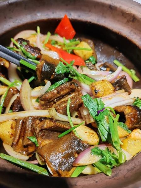 黄鳝啫啫煲怎么做_啫啫煲酱汁配方-第1张图片-山城妙识