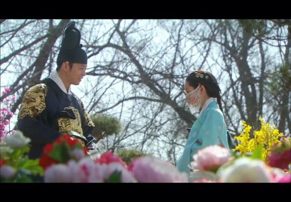 屋塔房王世子全集在哪看_屋塔房王世子剧情介绍-第2张图片-山城妙识