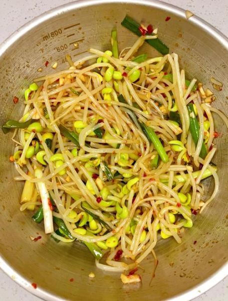 黄豆芽要焯水吗_焯水多久才安全-第1张图片-山城妙识 黄豆芽要焯水吗_焯水多久才安全-第1张图片-山城妙识