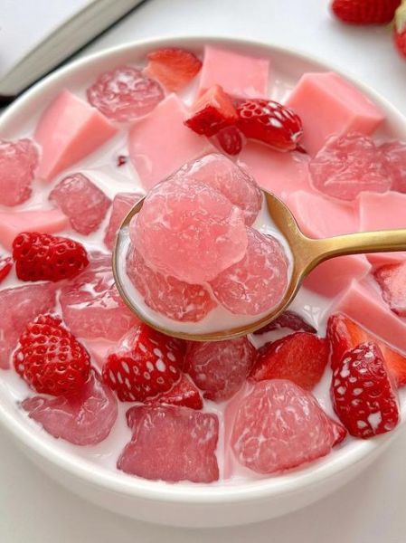 牛奶草莓冰棒怎么做_草莓冰棒需要冷冻多久-第1张图片-山城妙识 牛奶草莓冰棒怎么做_草莓冰棒需要冷冻多久-第1张图片-山城妙识