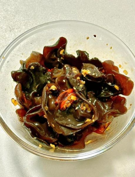 凉拌木耳怎么做好吃_凉拌木耳需要焯水吗-第3张图片-山城妙识 凉拌木耳怎么做好吃_凉拌木耳需要焯水吗-第3张图片-山城妙识