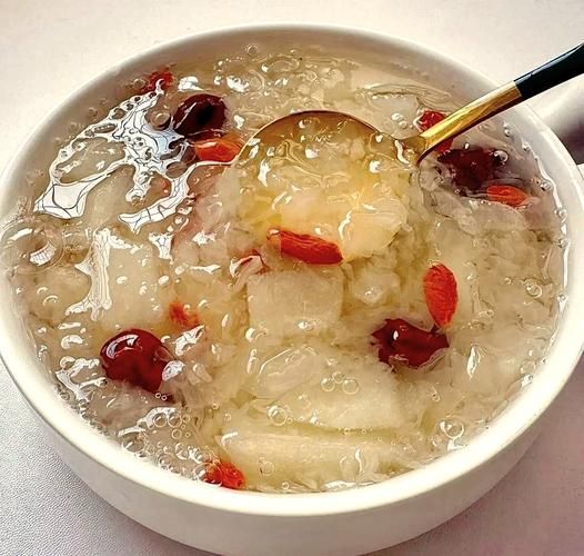银耳雪梨冰糖水的功效与作用_孕妇能喝吗-第1张图片-山城妙识 银耳雪梨冰糖水的功效与作用_孕妇能喝吗-第1张图片-山城妙识