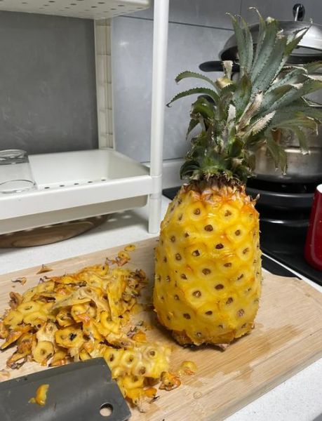 在家菠萝怎么削皮_菠萝削皮最简单的方法-第1张图片-山城妙识 在家菠萝怎么削皮_菠萝削皮最简单的方法-第1张图片-山城妙识