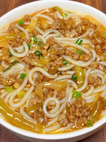 榨菜肉丝汤米粉怎么做_汤米粉的正宗做法-第1张图片-山城妙识 榨菜肉丝汤米粉怎么做_汤米粉的正宗做法-第1张图片-山城妙识