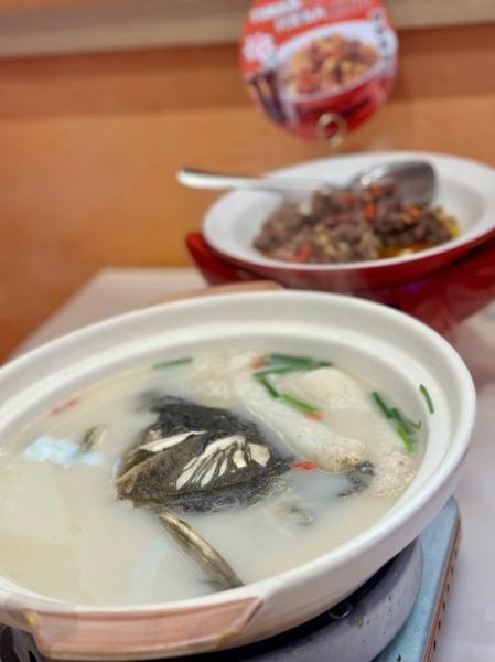 鱼头火锅怎么做才好吃_鱼头火锅的家常做法窍门-第1张图片-山城妙识 鱼头火锅怎么做才好吃_鱼头火锅的家常做法窍门-第1张图片-山城妙识