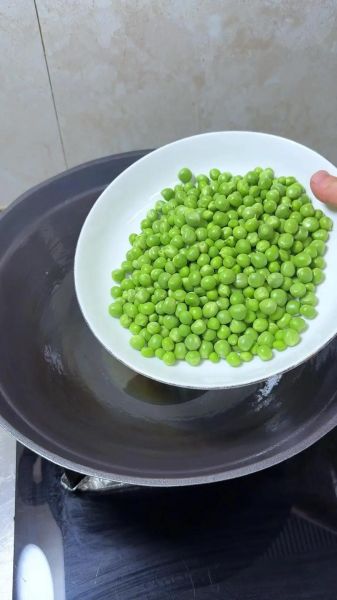 炒青豆怎么做才翠绿_炒青豆不黄的小窍门-第1张图片-山城妙识 炒青豆怎么做才翠绿_炒青豆不黄的小窍门-第1张图片-山城妙识
