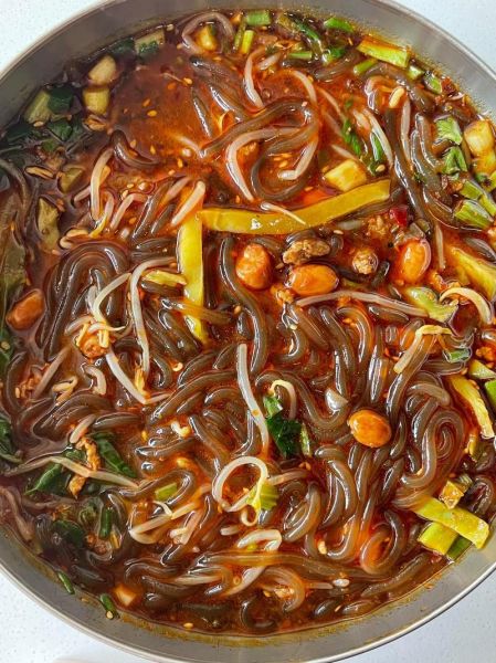 酸辣粉怎么做才好吃_家庭版酸辣粉做法-第1张图片-山城妙识 酸辣粉怎么做才好吃_家庭版酸辣粉做法-第1张图片-山城妙识